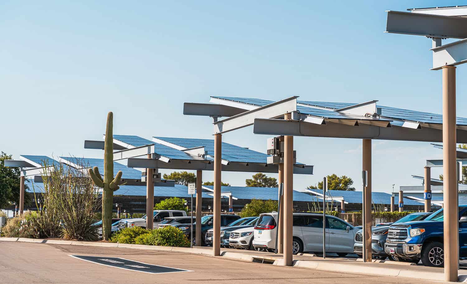 Tucson International Airport (TUS) - airlines, deals, dining, parking ...